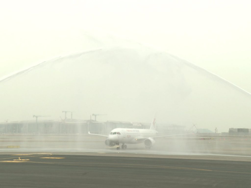 國家自主研製客機C919 今起定期飛滬港 – RTHK – 香港網絡