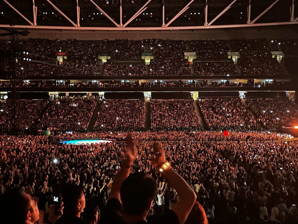 Coldplay演唱會消委會至今接獲94宗涉「視線受阻」投訴 – RTHK – 香港網絡